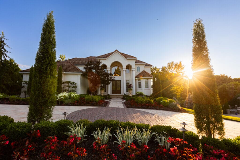 5 Common Landscape Styles: Choosing the Right Look for Your Yard - High ...