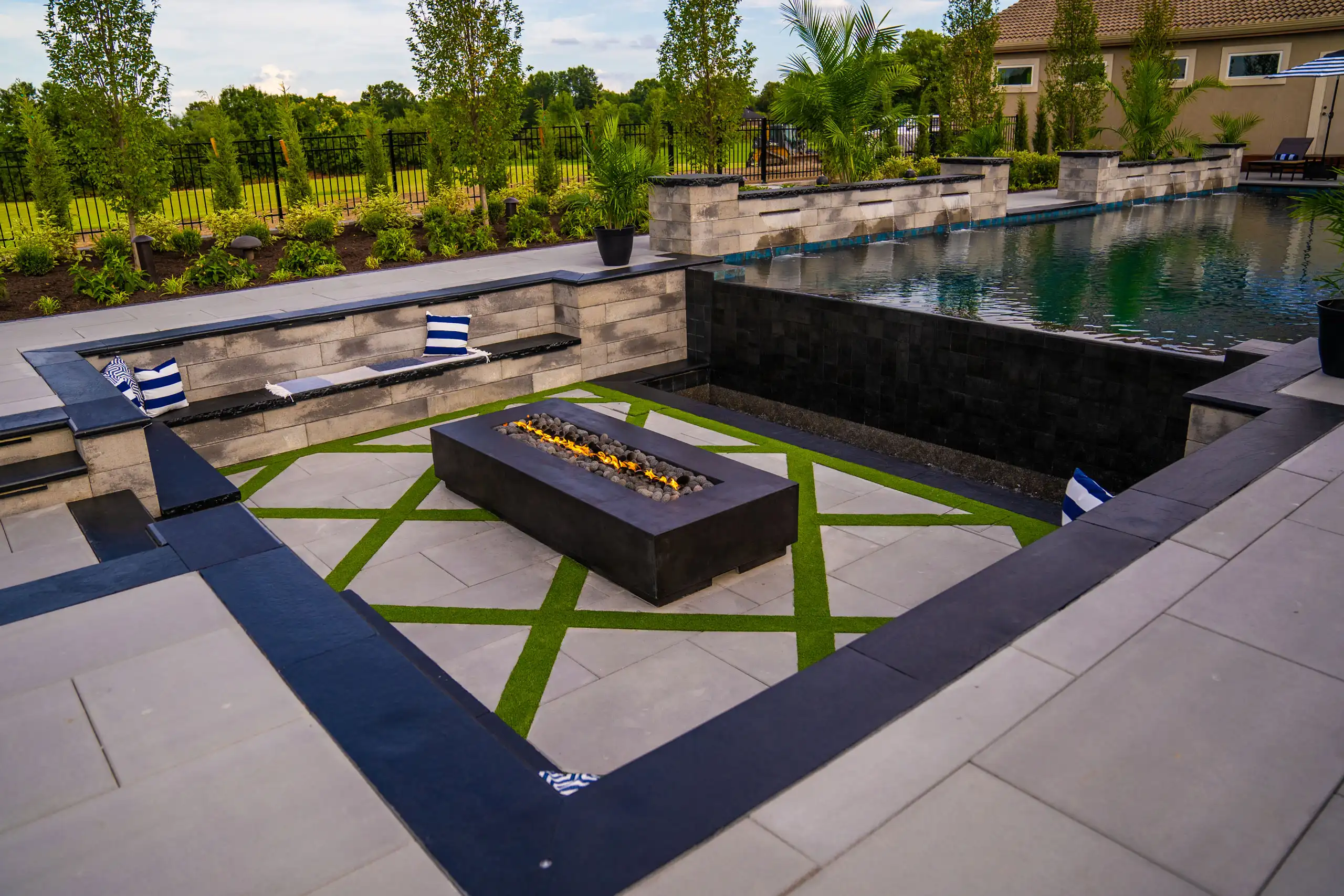 Expert Pool Builders Ready to Create You a New Stilwell, KS Oasis