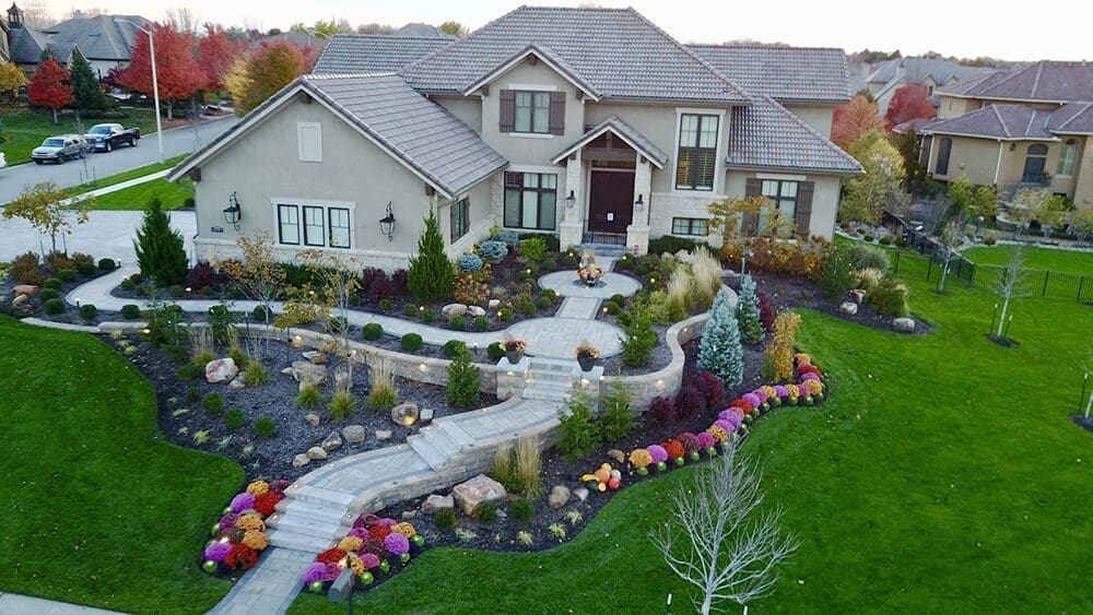 6 Qualities to Look for in the Perfect Landscaping Team